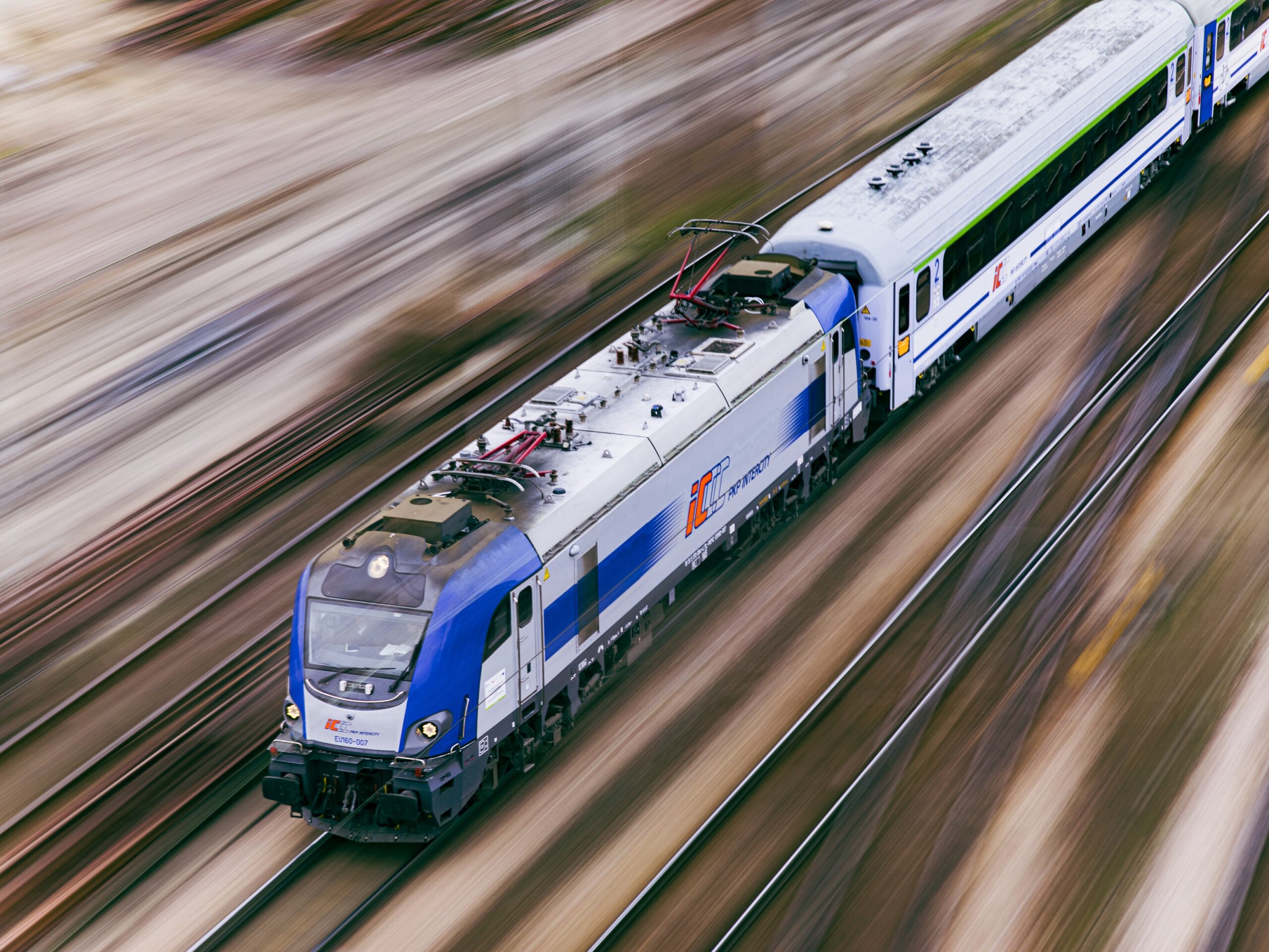 PKP Intercity przyspiesza do Wrocławia i Rzeszowa - Portal Kolejowy ...